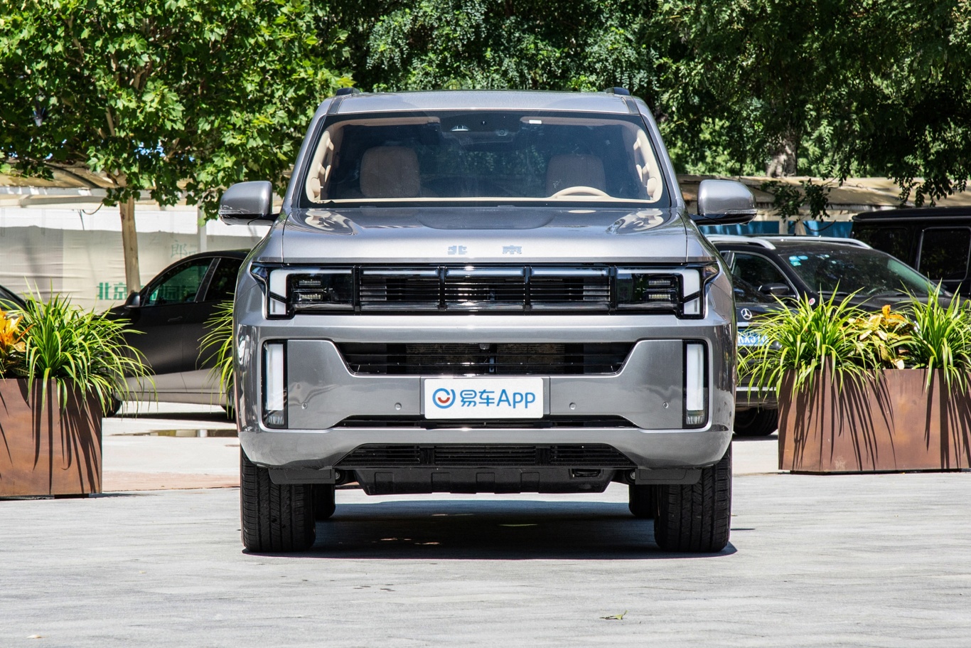 【北京越野BJ60雷霆1.5T 152km 魔核电驱进阶版 7座正前水平图片-汽车图片大全】-易车