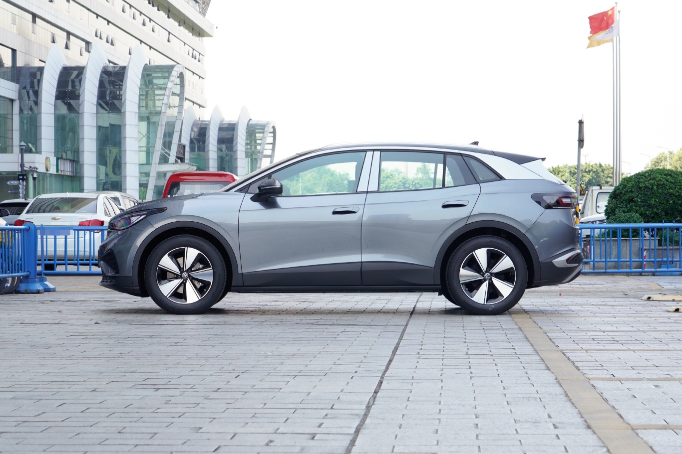 【ID.4 X聪明款 425km 纯净智享版正侧车头向左水平图片-汽车图片大全】-易车