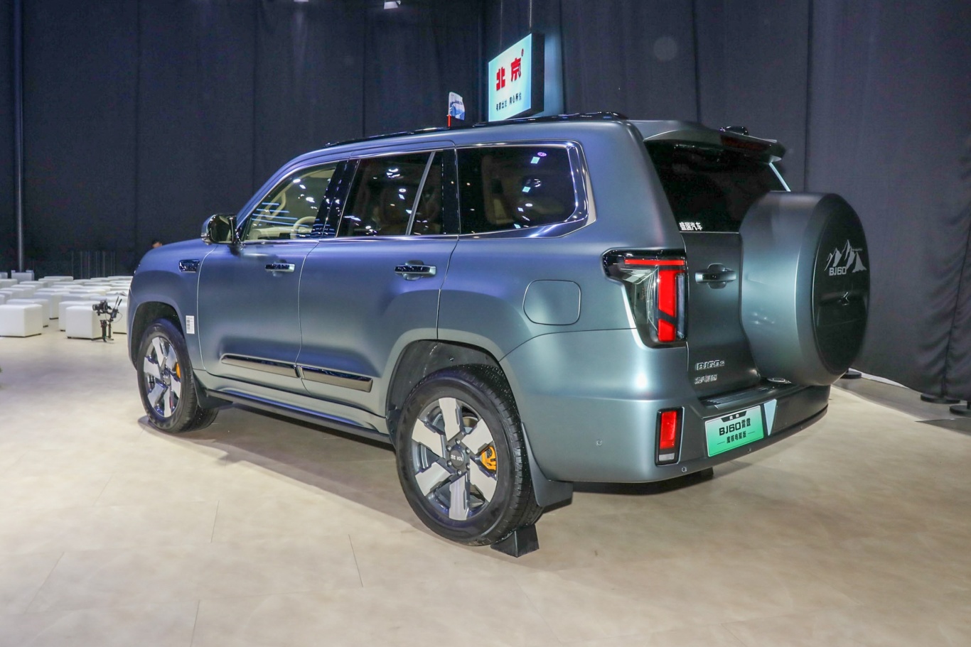【北京越野BJ60雷霆1.5T 152km 魔核电驱进阶版 5座外观图片-汽车图片大全】-易车