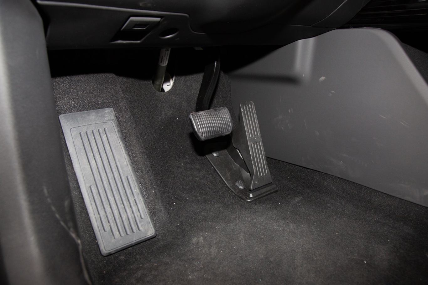 【阿维塔07纯电版 650km 后驱Max脚踏板图片-汽车图片大全】-易车