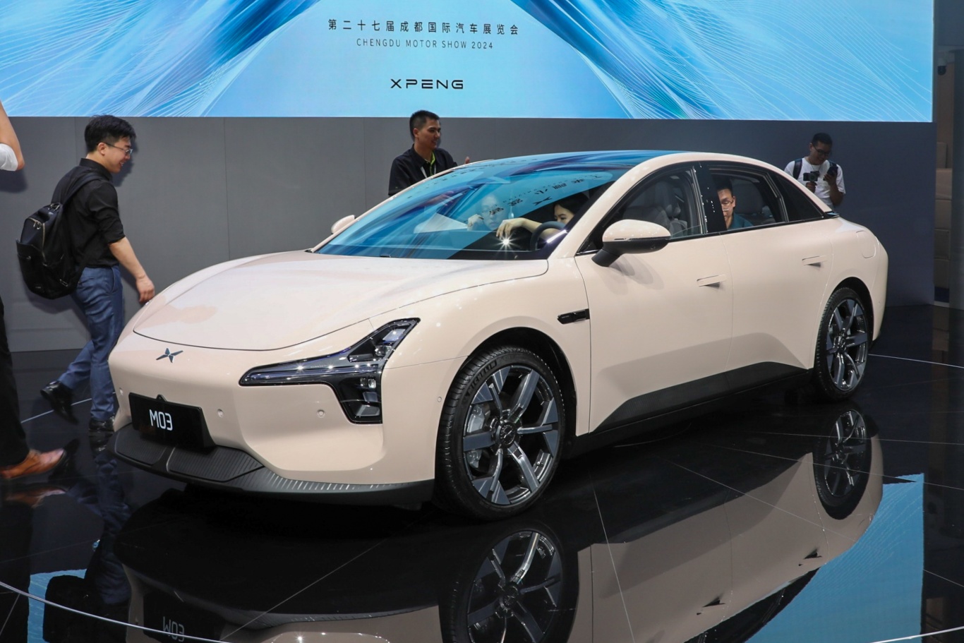 【小鹏MONA M03图片-汽车图片大全】-易车