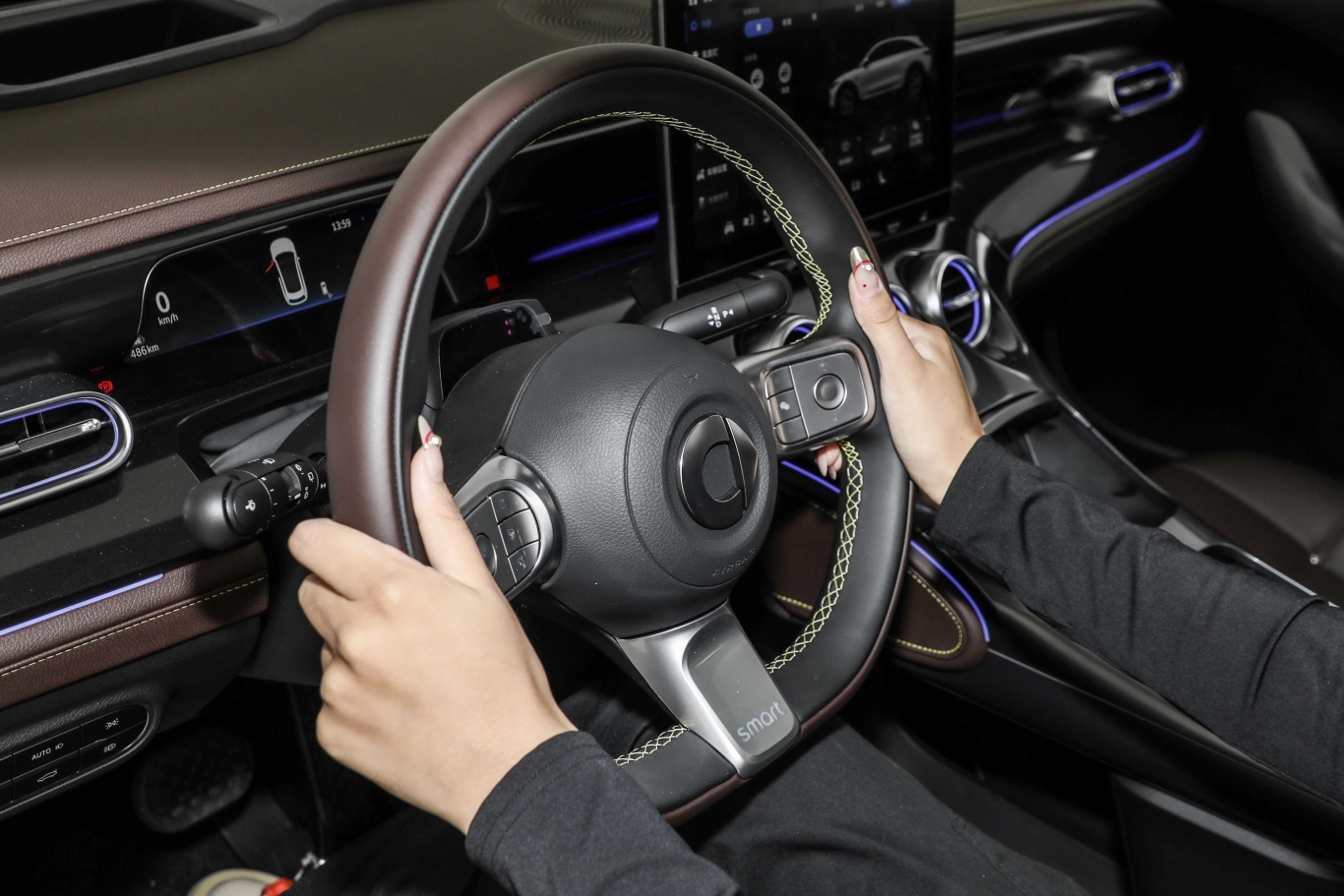 【smart精灵#3520km 四驱型动版主驾驶位图片-汽车图片大全】-易车