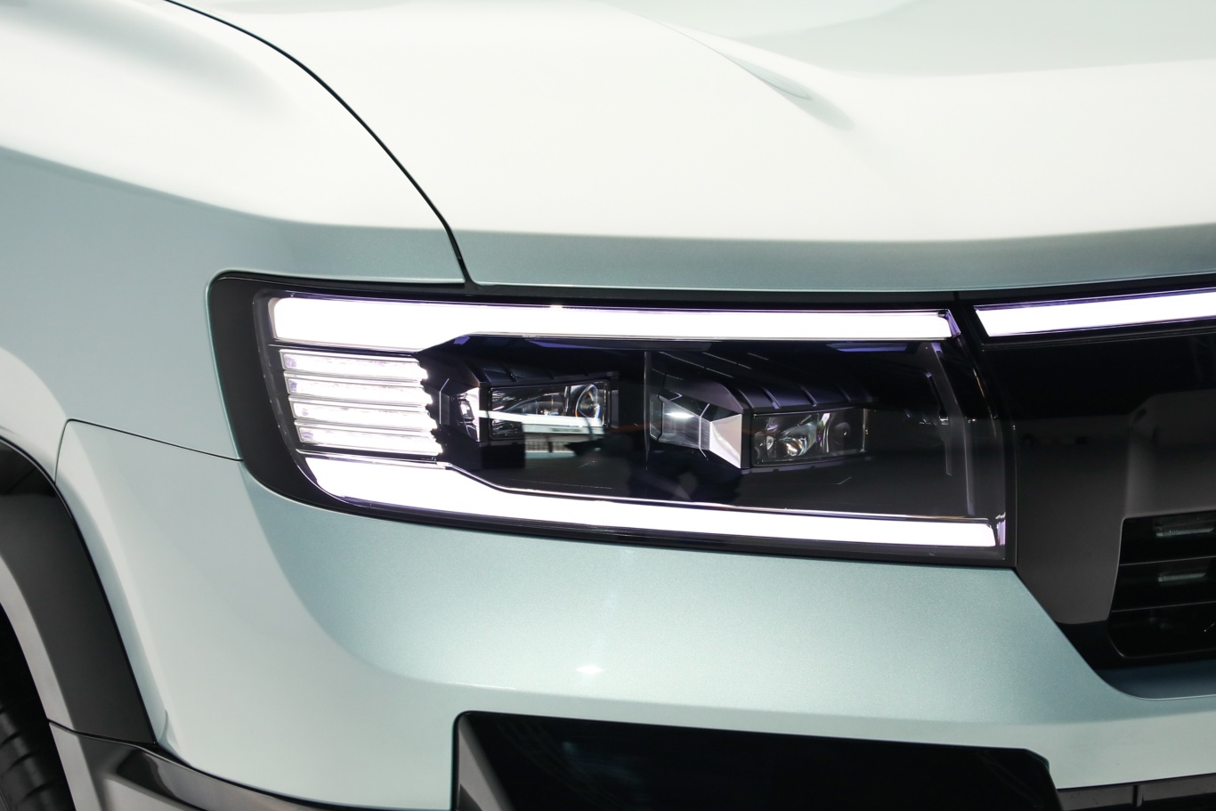 【豹82.0T 智勇旗舰版 7座大灯侧45度俯拍图片-汽车图片大全】-易车