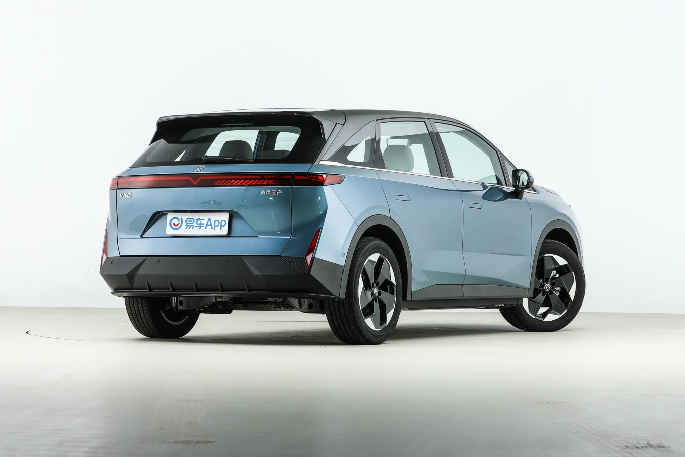 【启辰VX6大平层 520 Max侧后45度车头向右水平图片-汽车图片大全】-易车