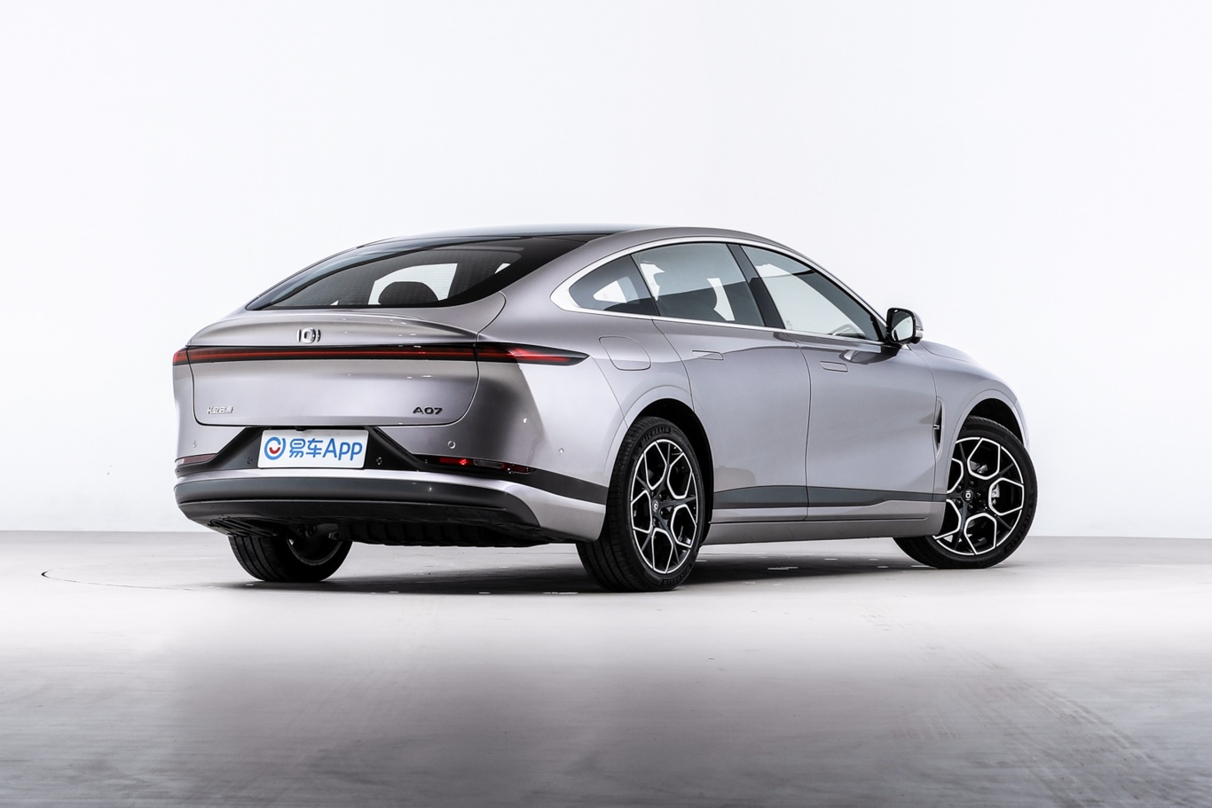 【长安启源A07纯电 真香版 710km 远航型侧后45度车头向右水平图片-汽车图片大全】-易车