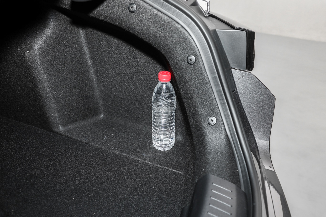 【长安启源A05真香版 1.5L 145km 卓越型后备厢图片-汽车图片大全】-易车