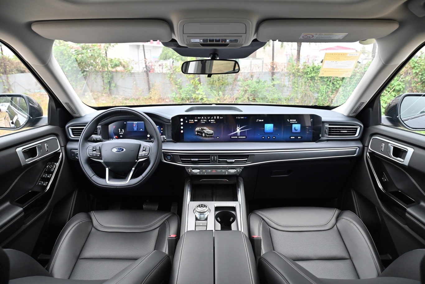 【探险者EcoBoost 285 四驱风尚plus版 7座内饰全景正拍图片-汽车图片大全】-易车