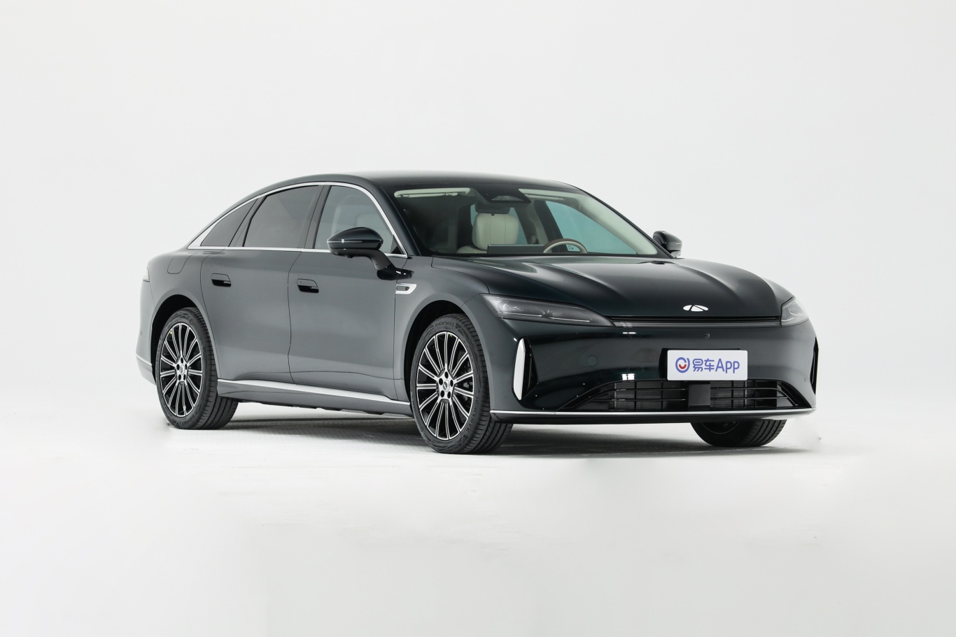 【风云A9L1.5T 前驱260伯牙奢享版侧前45度车头向右水平图片-汽车图片大全】-易车