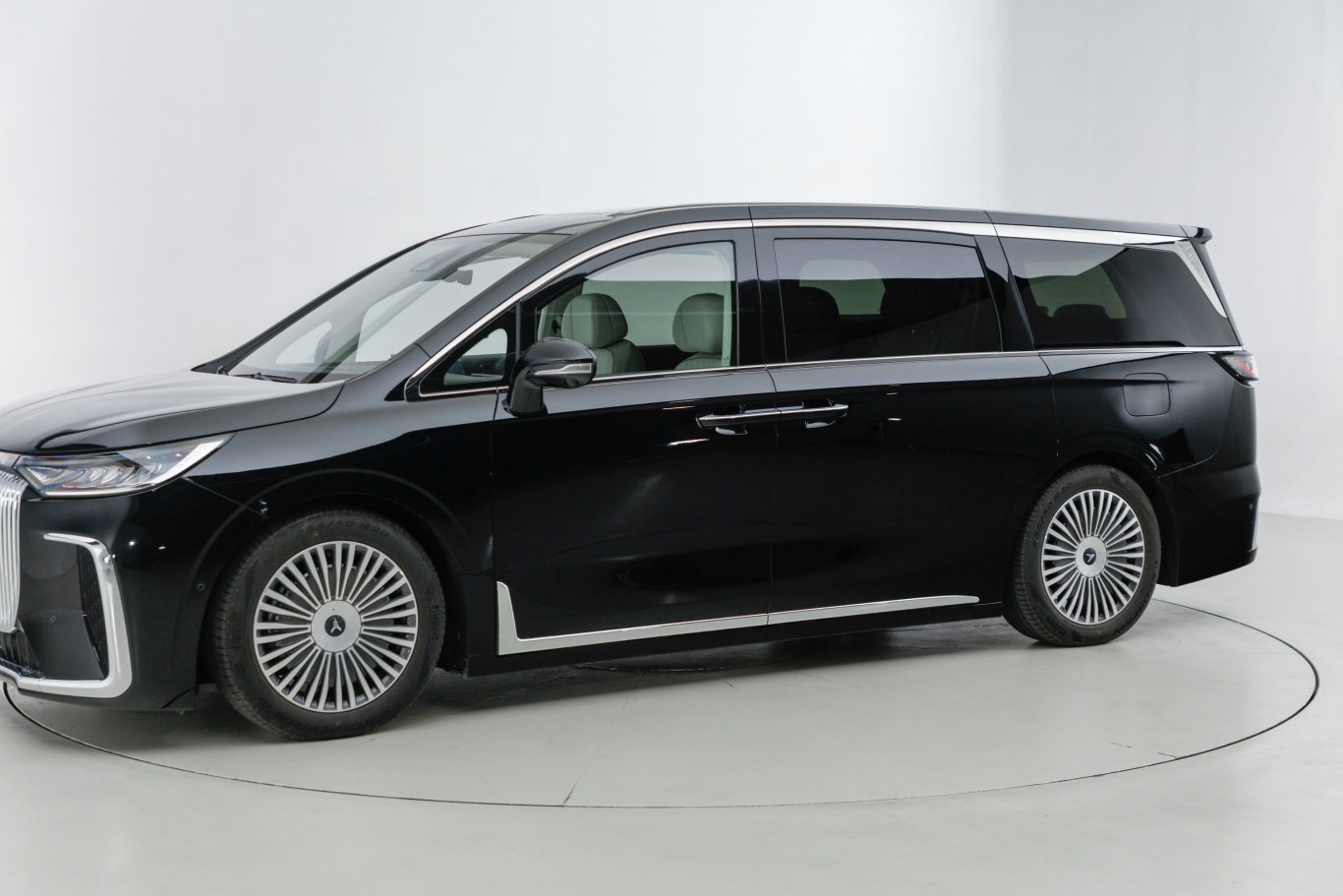 【岚图梦想家插电混动 1.5T 235km 四驱旗舰鲲鹏版外观细节图片-汽车图片大全】-易车