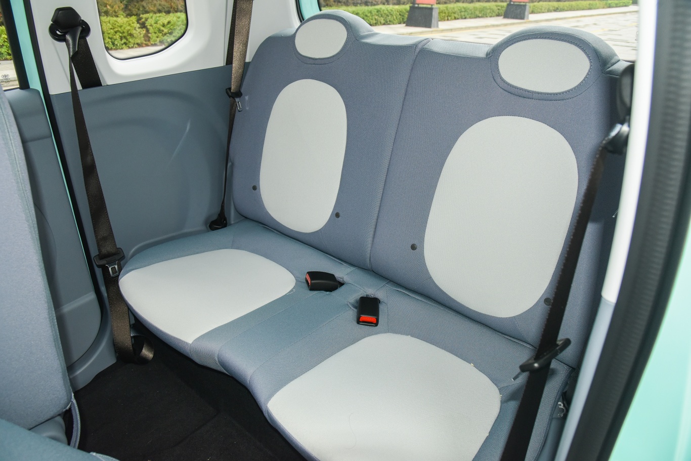 【奔腾小马222km 灵动马后排座椅图片-汽车图片大全】-易车