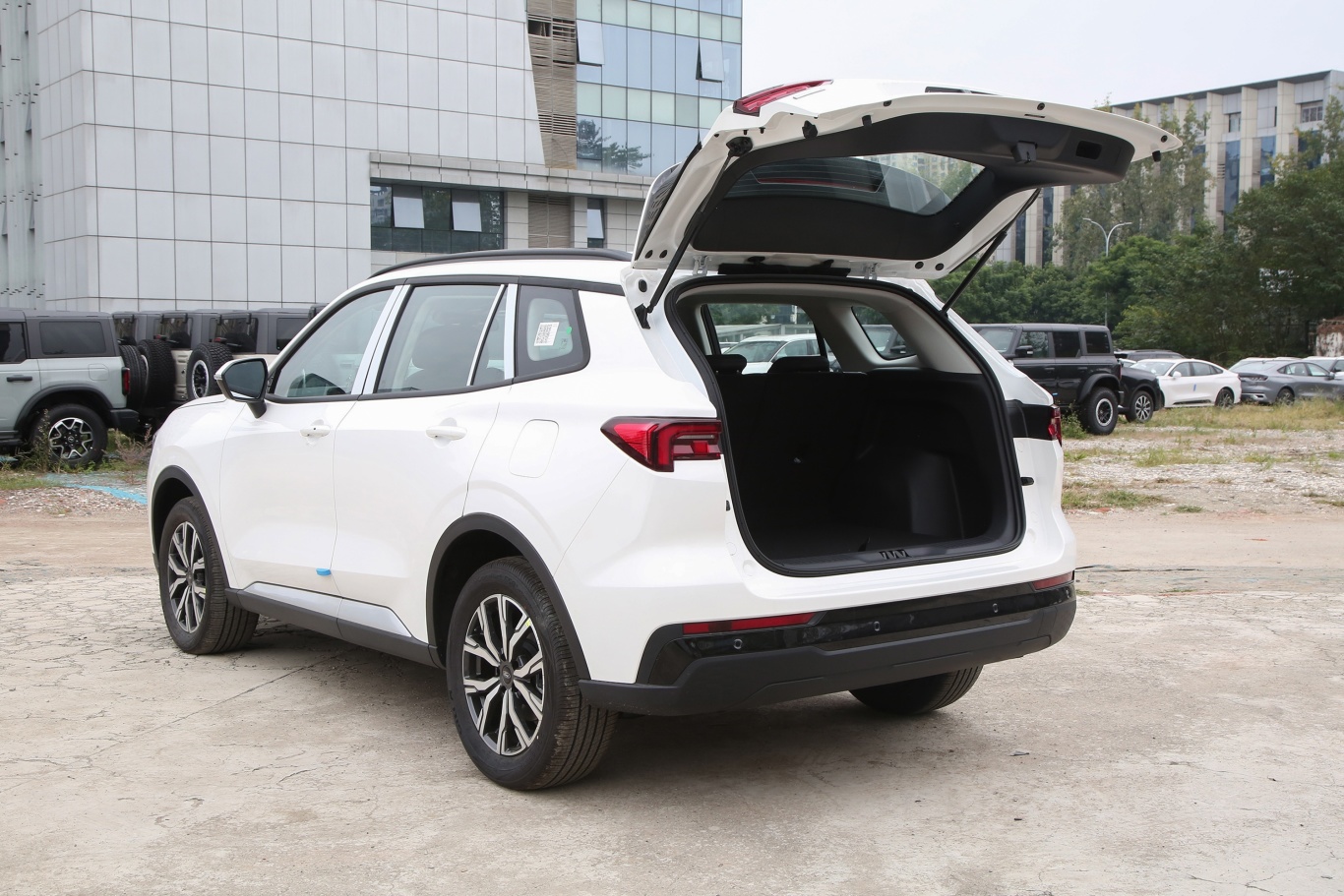 【领睿EcoBoost 170 精领型后备厢开启45度侧拍图片-汽车图片大全】-易车