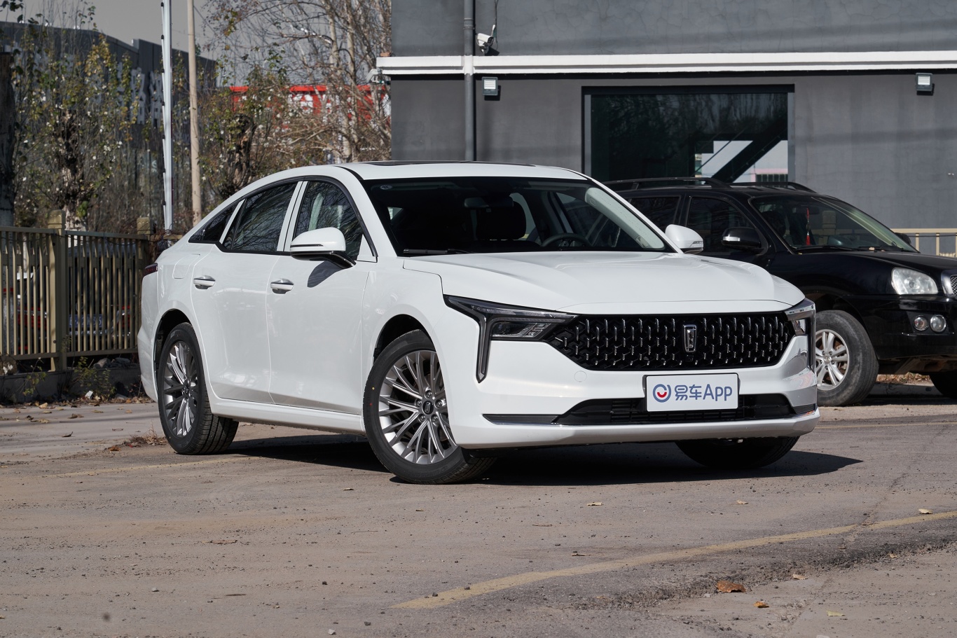 【奔腾B70龙耀版 1.5T 双离合质享型侧前45度车头向右水平图片-汽车图片大全】-易车