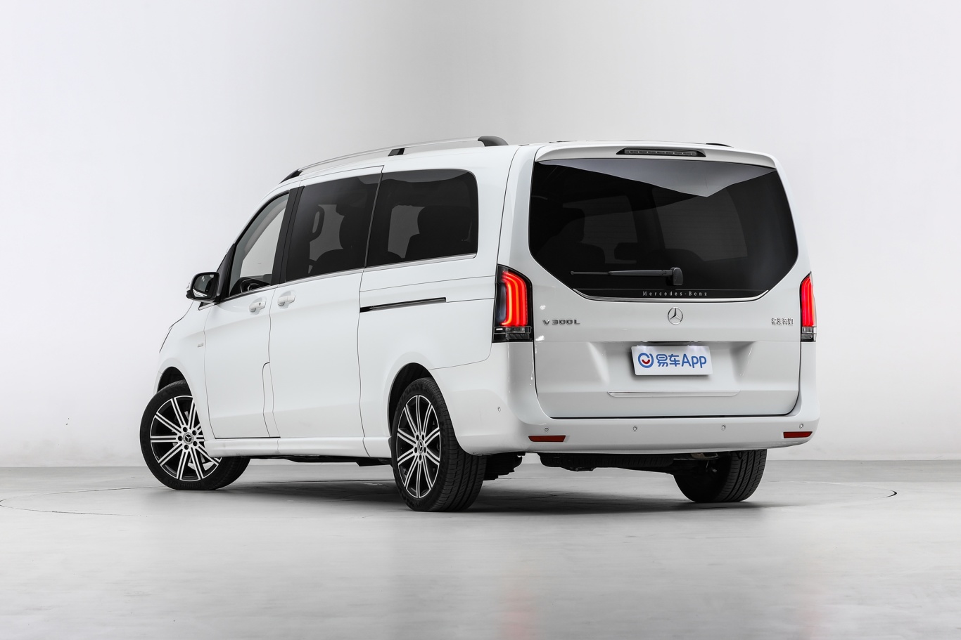 【奔驰V级V 300 L 长轴距尊贵版侧后45度车头向左水平图片-汽车图片大全】-易车