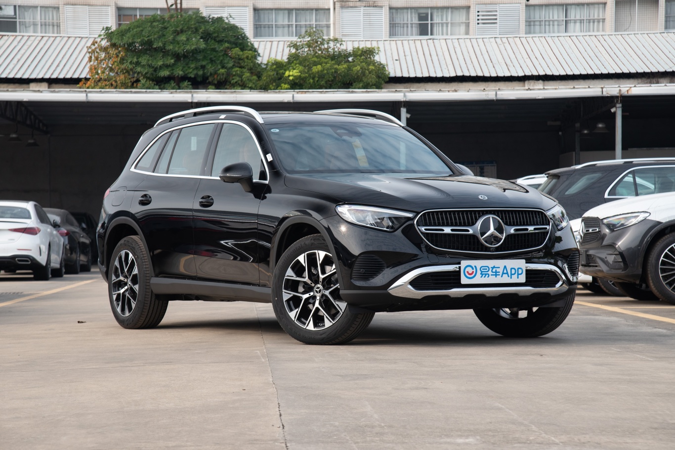 【奔驰GLCGLC 260 L 4MATIC 动感型 5座侧前45度车头向右水平图片-汽车图片大全】-易车