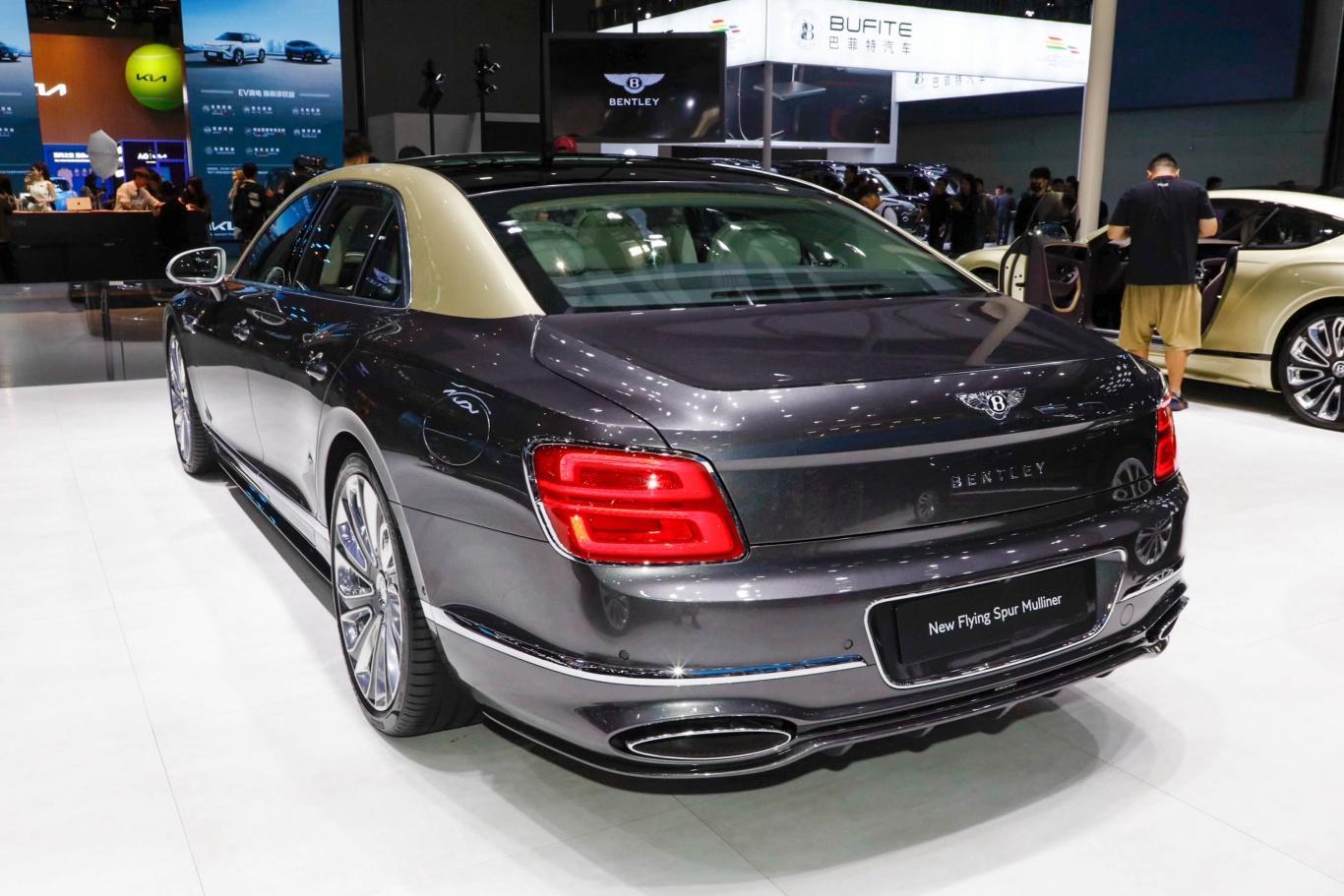 【飞驰4.0T V8 Mulliner外观图片-汽车图片大全】-易车