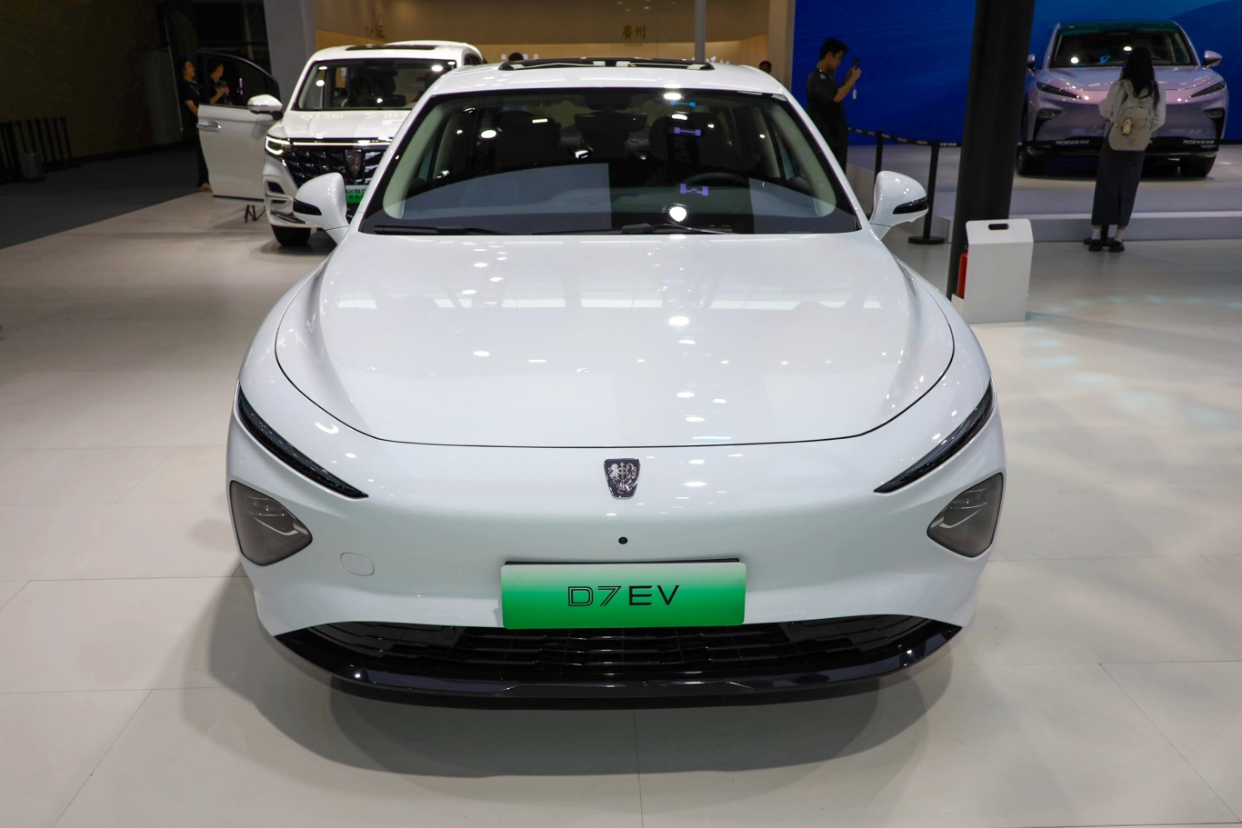 【荣威D7纯电动 610km 后驱尊荣版外观图片-汽车图片大全】-易车