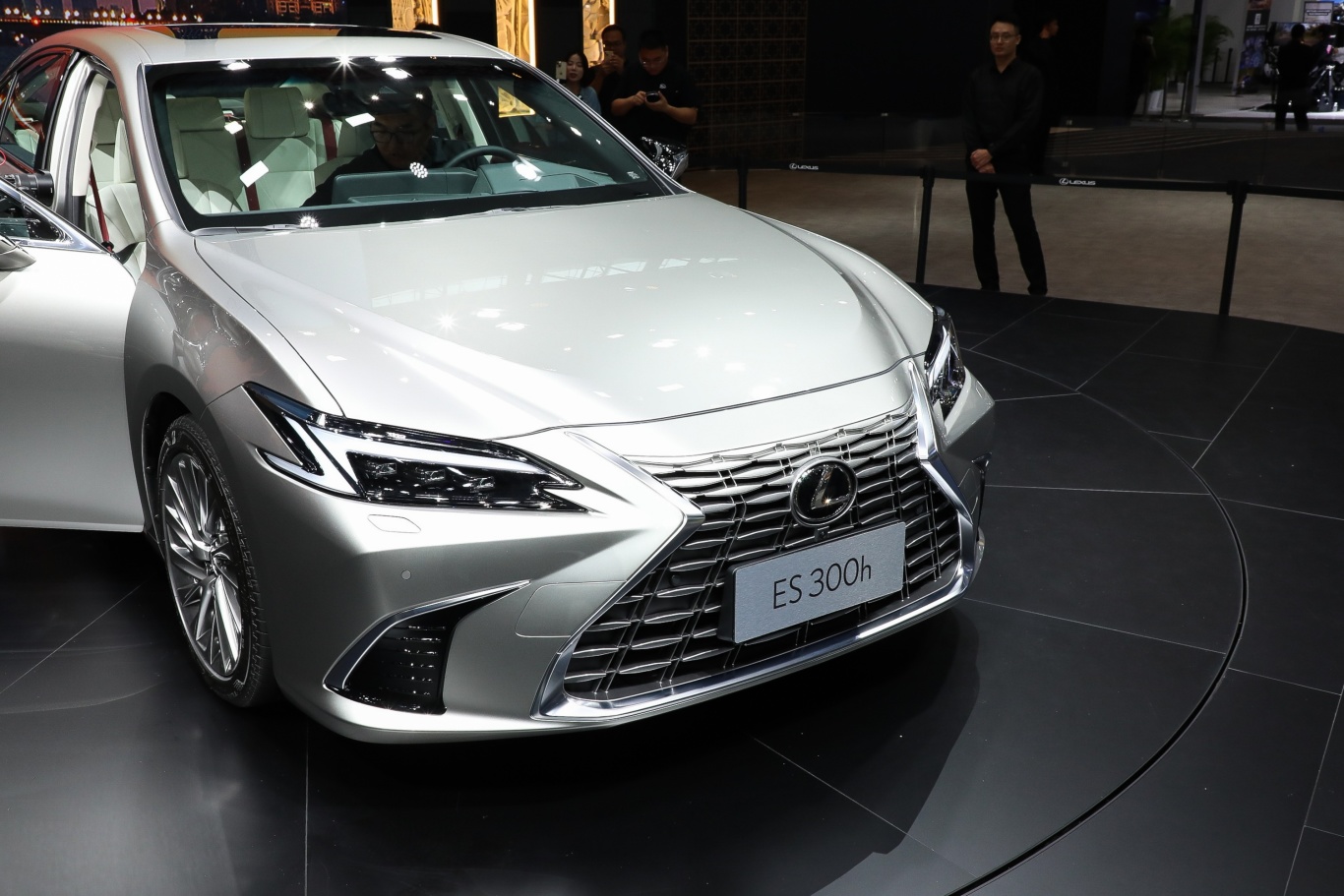 【雷克萨斯ES300h 行政版外观图片-汽车图片大全】-易车