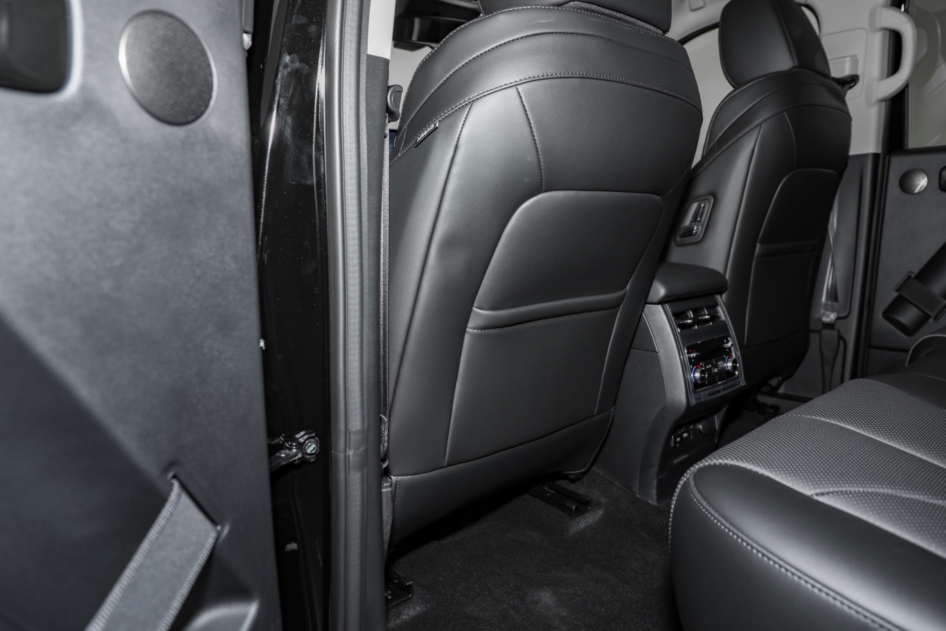 【哈弗H92.4T 极境版 7座 柴油后排功能图片-汽车图片大全】-易车