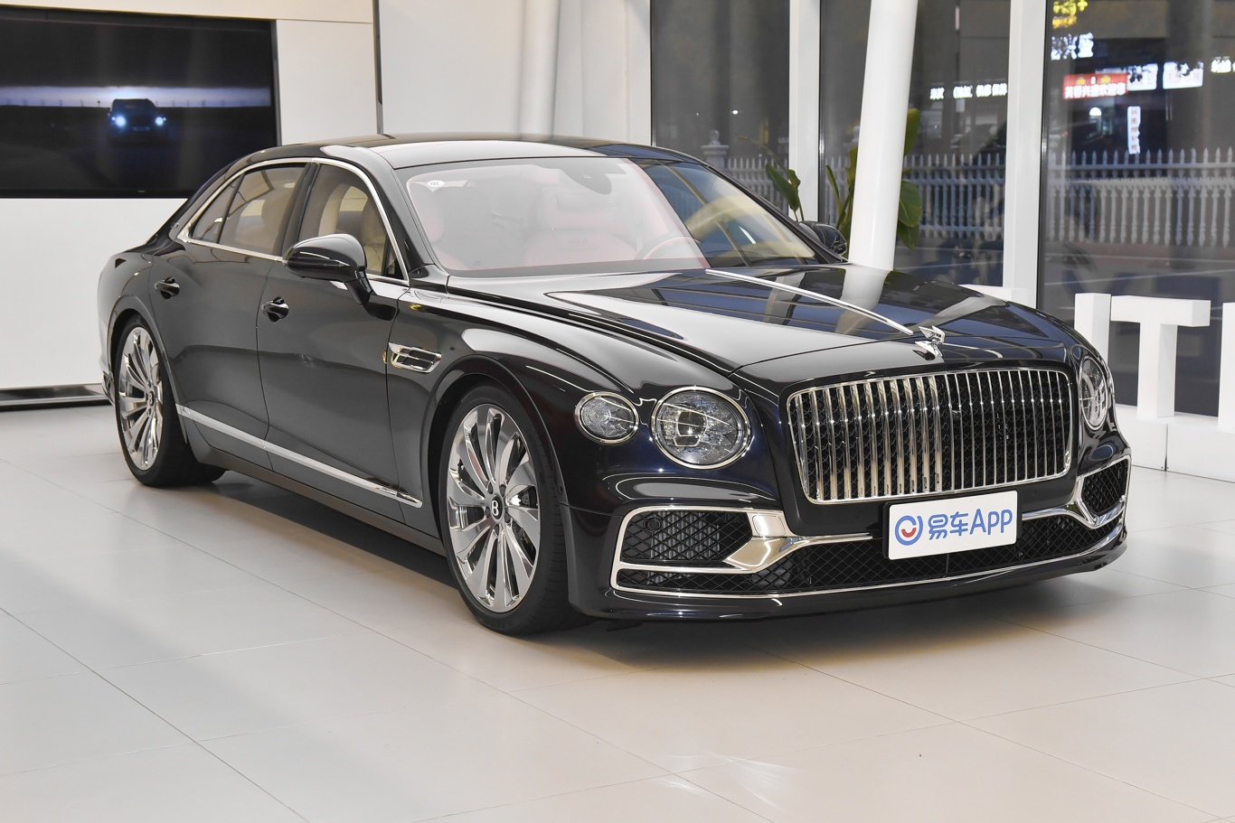 【飞驰4.0T V8 Edition 8侧前45度车头向右水平图片-汽车图片大全】-易车