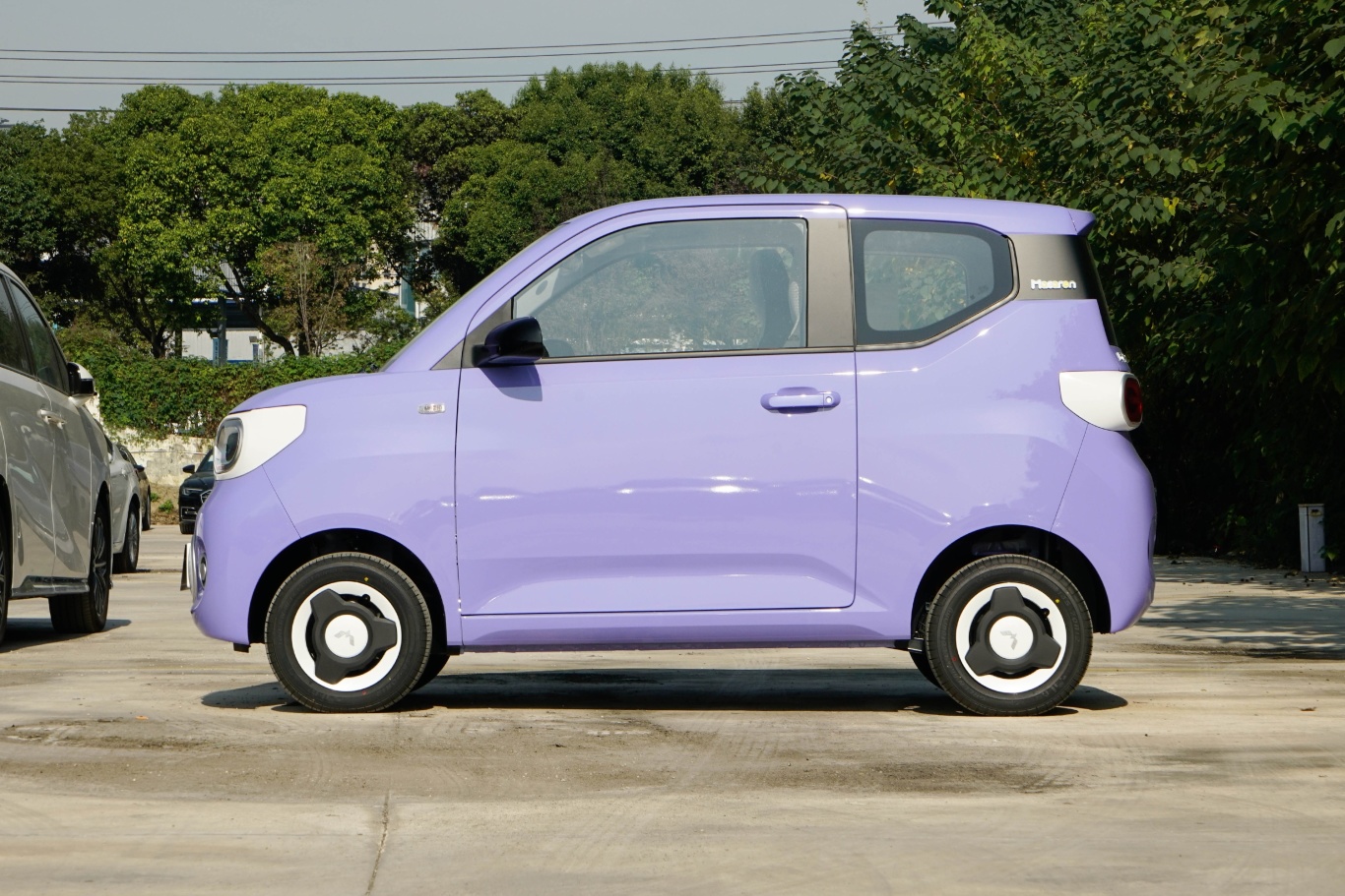 【宏光MINIEV215km 青春版 磷酸铁锂正侧车头向左水平图片-汽车图片大全】-易车