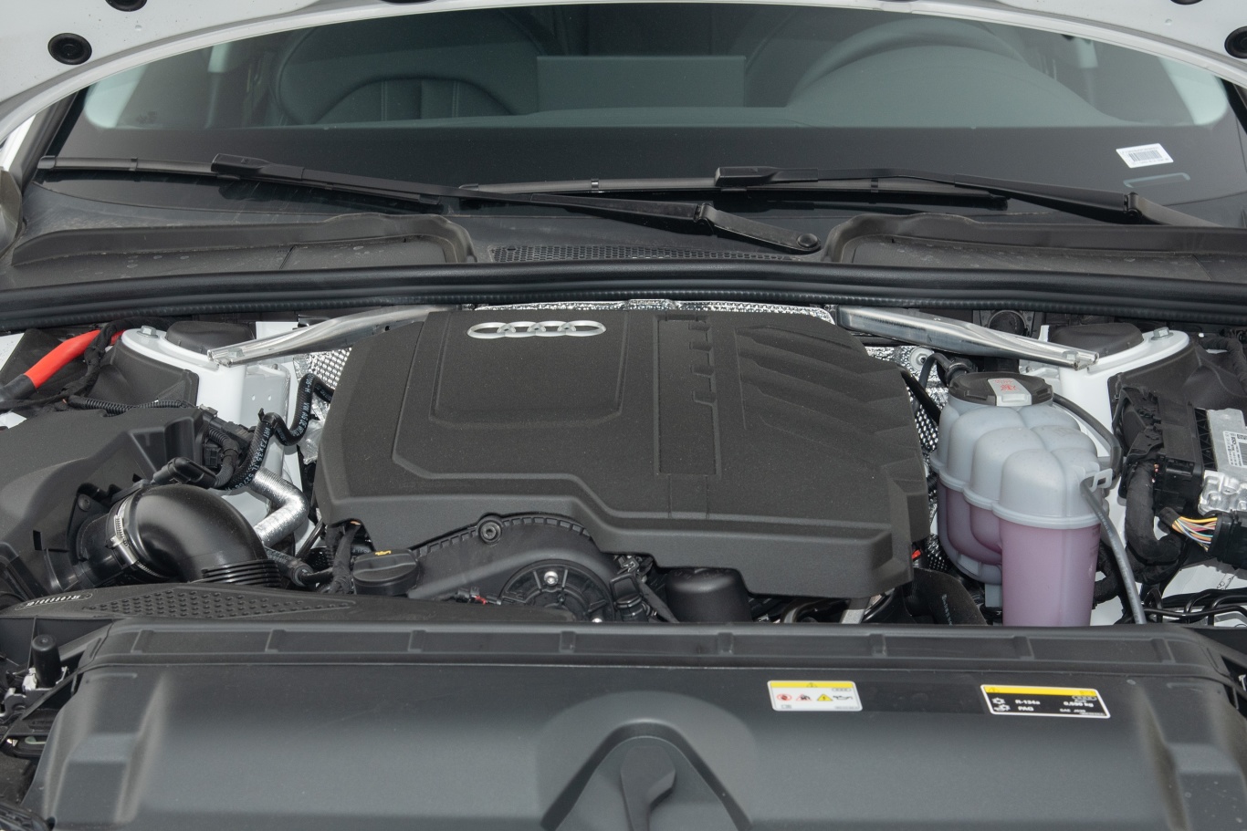 【奥迪A4L200万辆悦享版 40 TFSI 时尚动感型发动机/电机特写图片-汽车图片大全】-易车