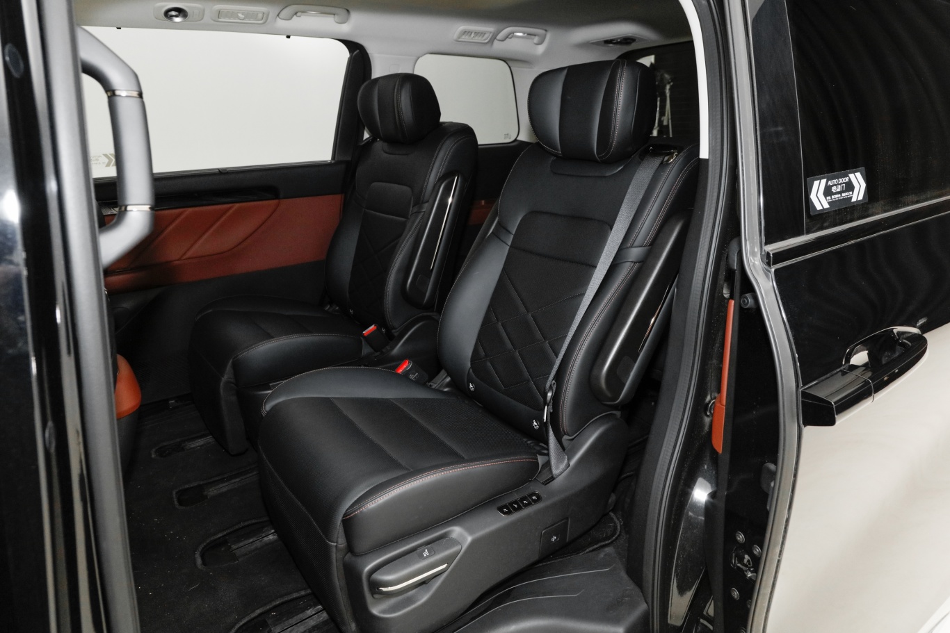 【传祺E8新能源2.0L 150km 龙腾光辉版+后排座椅图片-汽车图片大全】-易车