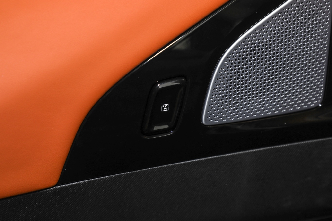 【传祺E9超级快充 2.0T 136km 宗师版后排功能图片-汽车图片大全】-易车