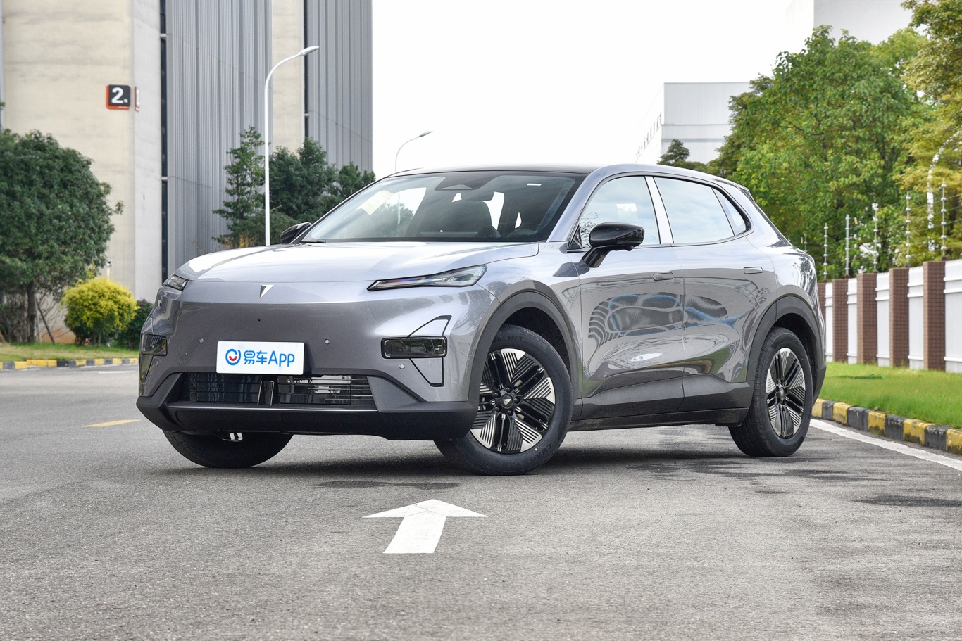 【深蓝S05纯电版 510km 510Plus侧前45度车头向左水平图片-汽车图片大全】-易车