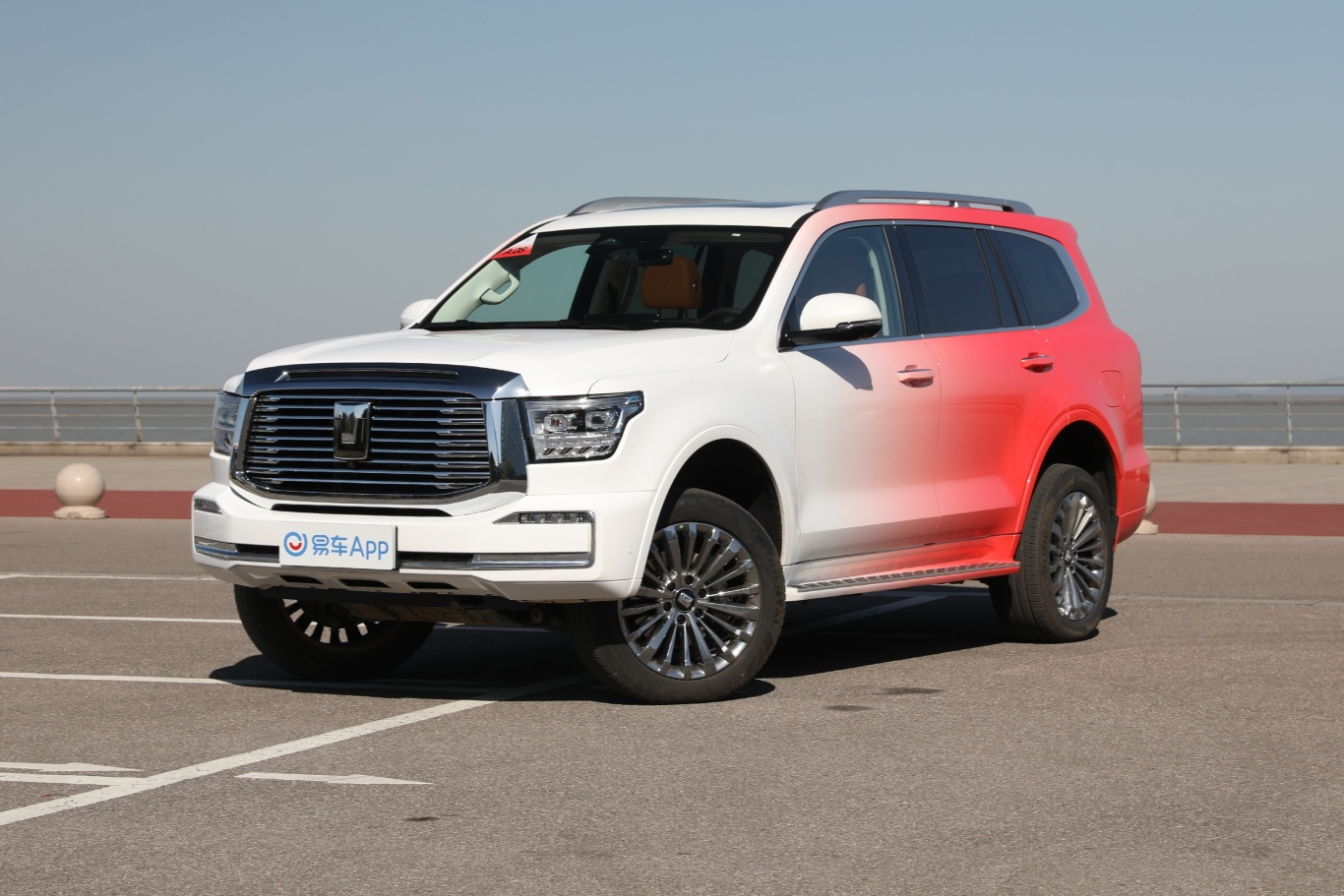 【坦克500新能源2.0T Hi4-Z 一定红侧前45度车头向左水平图片-汽车图片大全】-易车