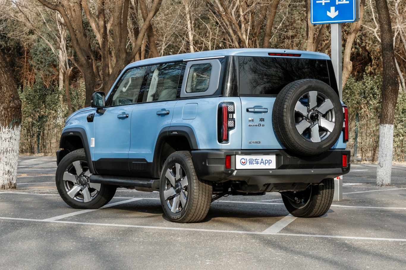 【北京越野BJ40增程152km 进阶版侧后45度车头向左水平图片-汽车图片大全】-易车