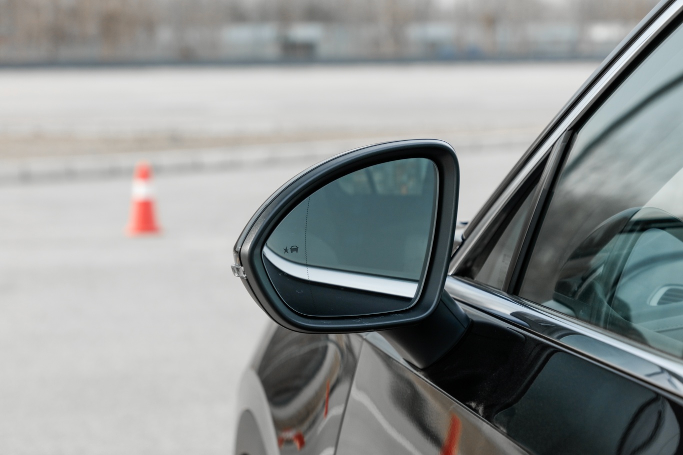 【昂科威Plus昂科威Plus 28T 四驱白金版后视镜镜面图片-汽车图片大全】-易车