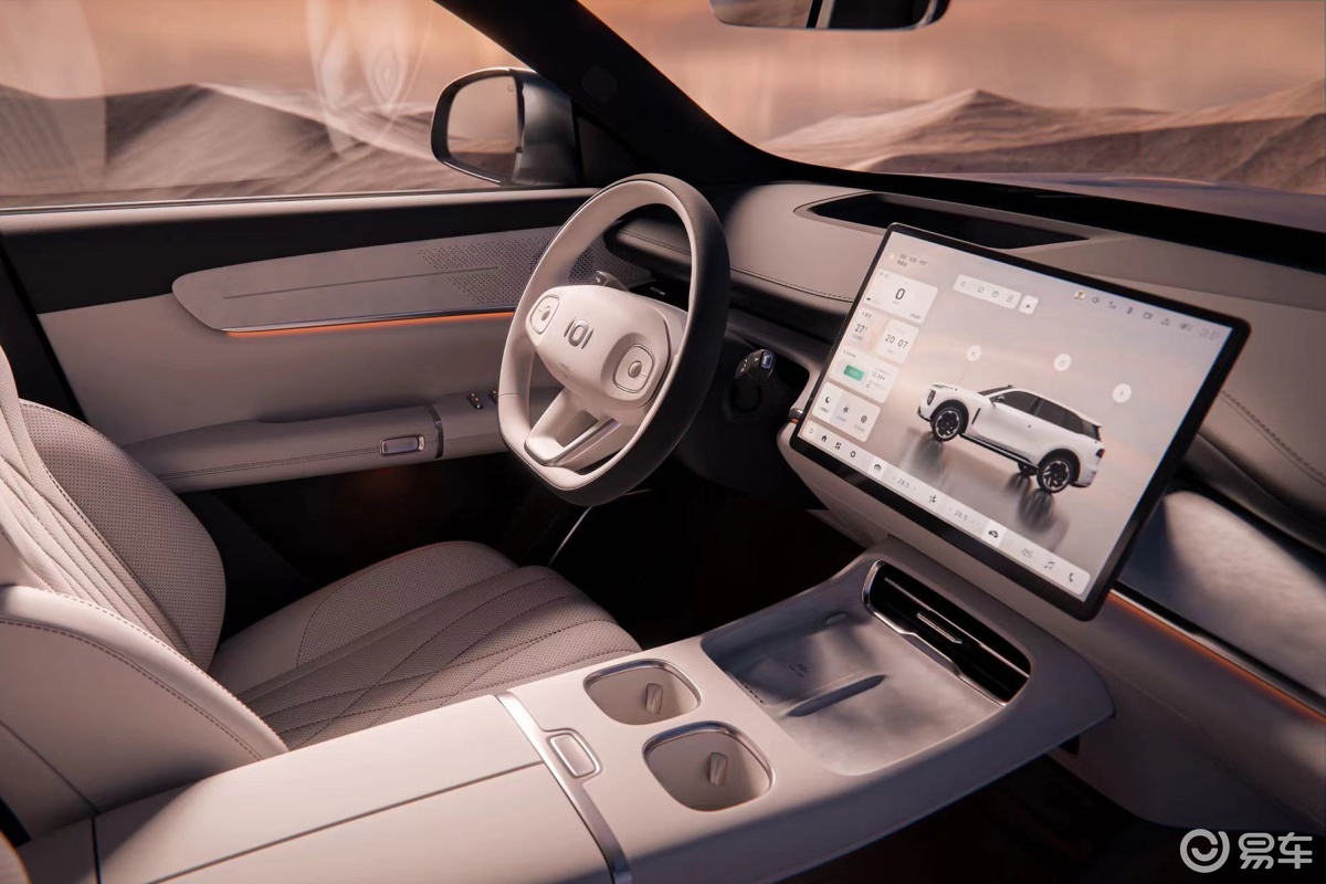 长安启源Q07确保了宽敞的乘坐空间和丰富的储物空间_易车