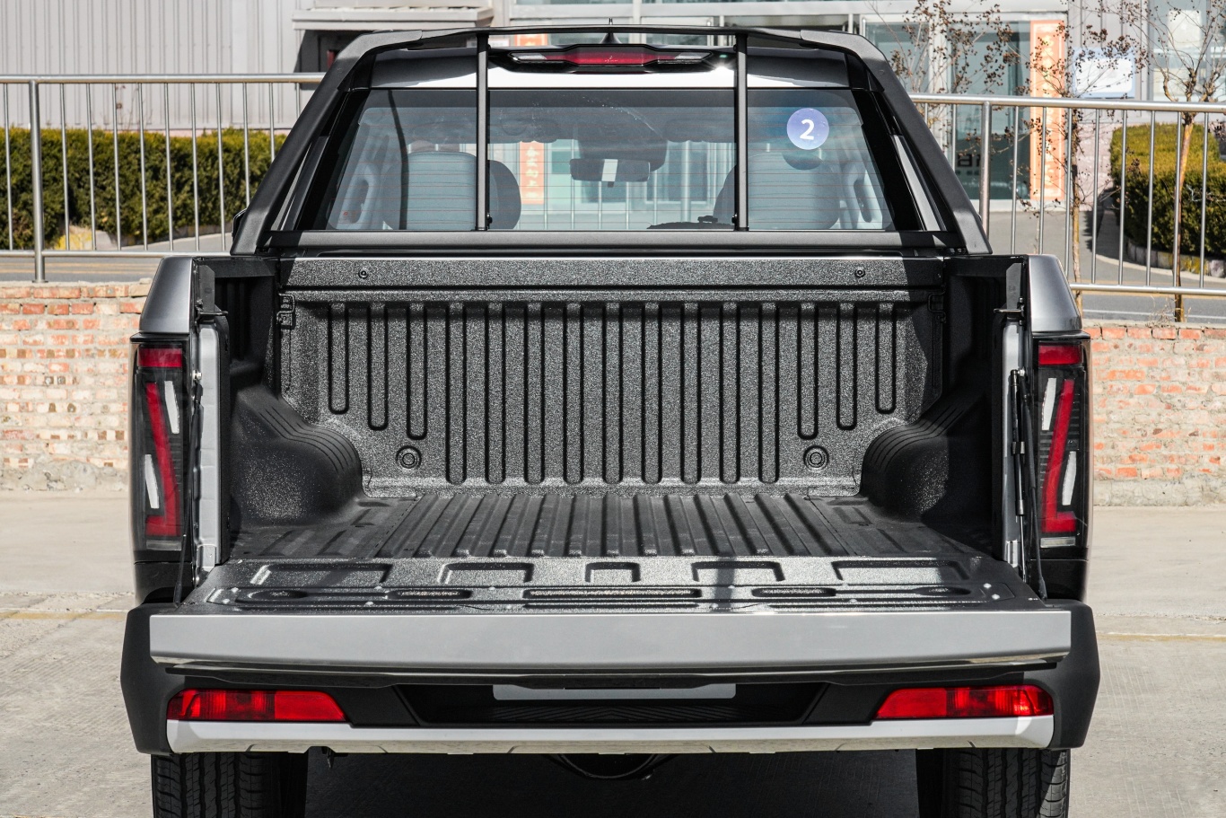 【郑州日产Z9GT 2.0T 自动四驱标箱舒享版 汽油后备厢空间特写图片-汽车图片大全】-易车