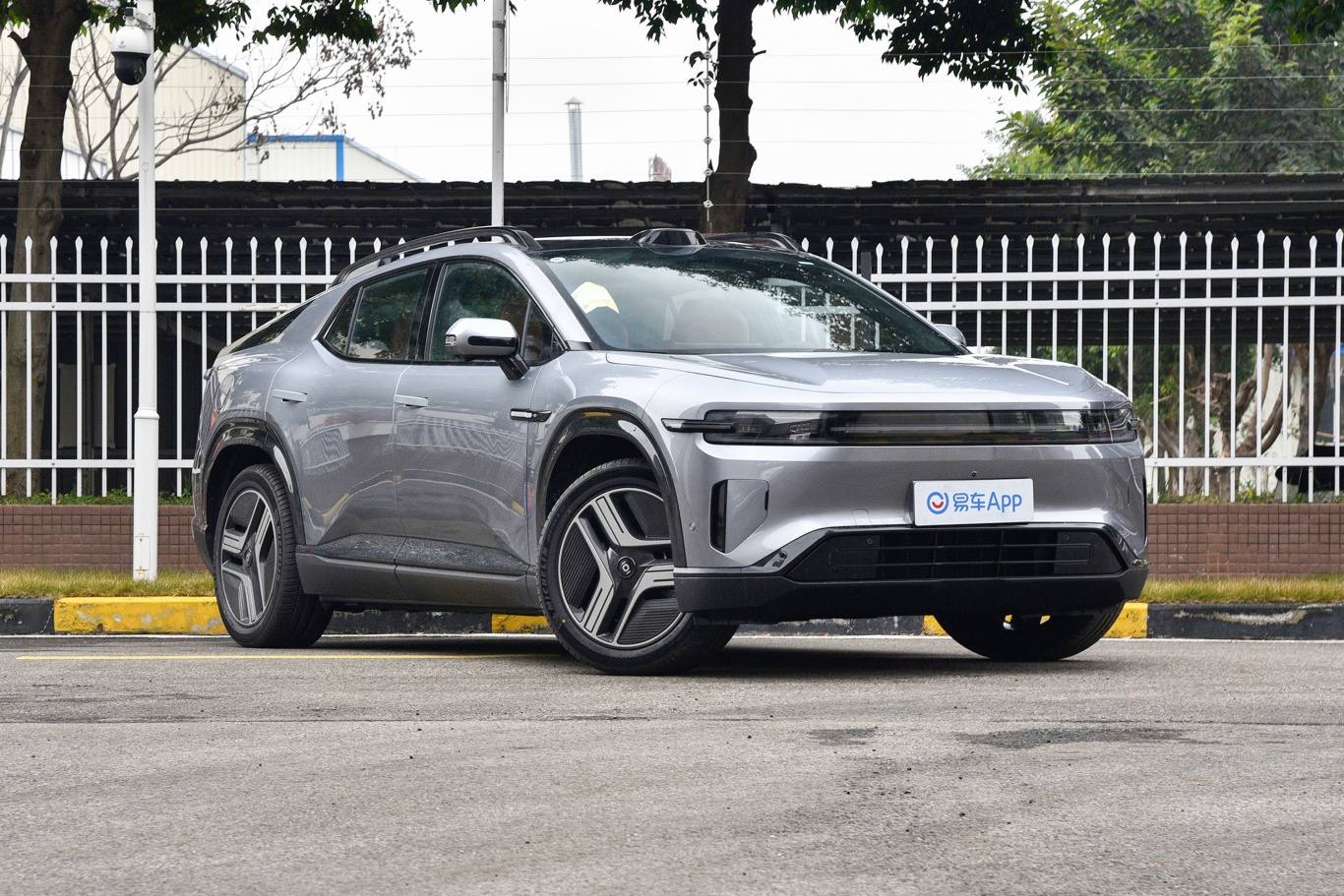 【长安启源E07增程版 1.5T 230km 四驱Ultra高性能版侧前45度车头向右水平图片-汽车图片大全】-易车