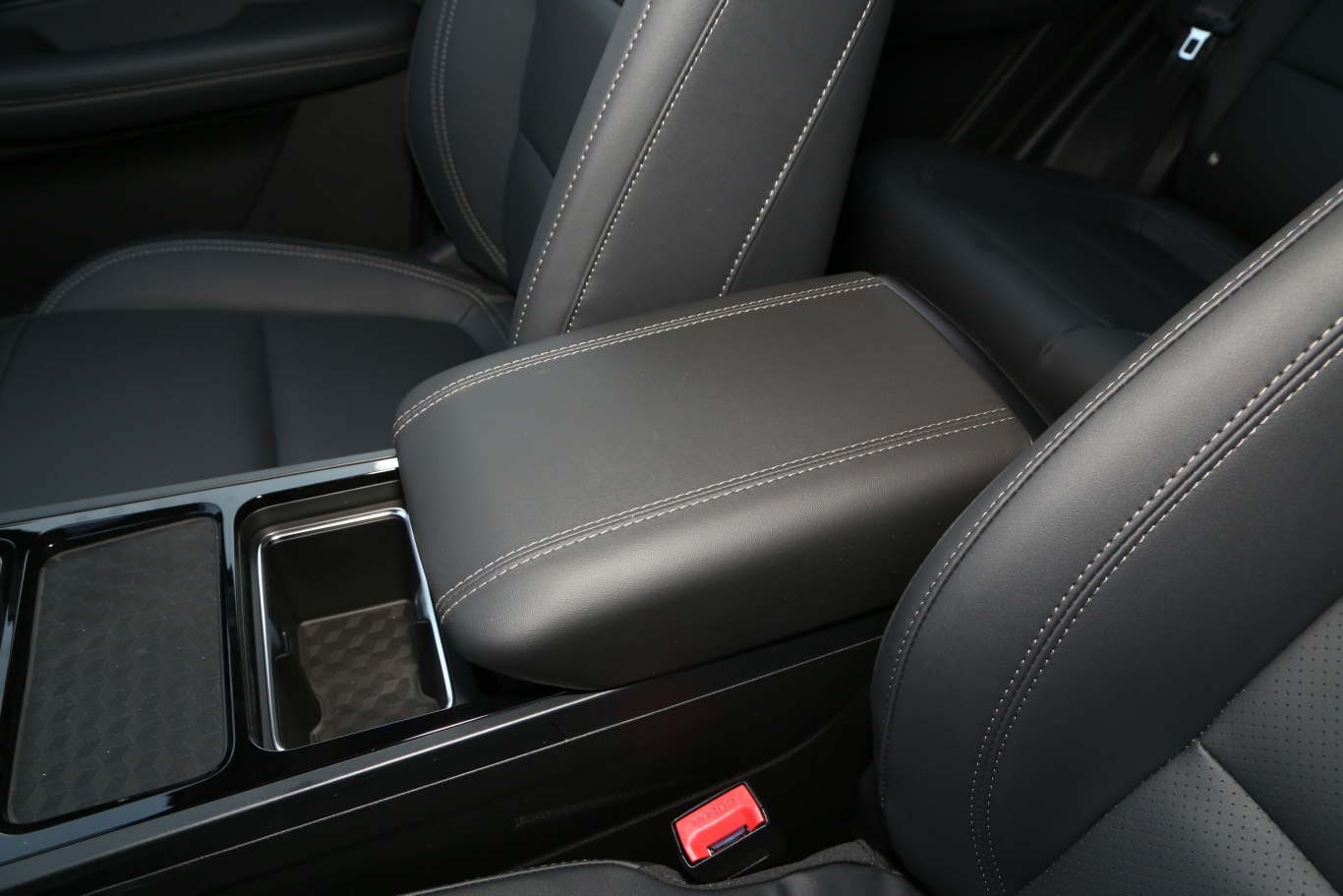 【瑞虎5x1.5L CVT卓越版前排中央扶手图片-汽车图片大全】-易车