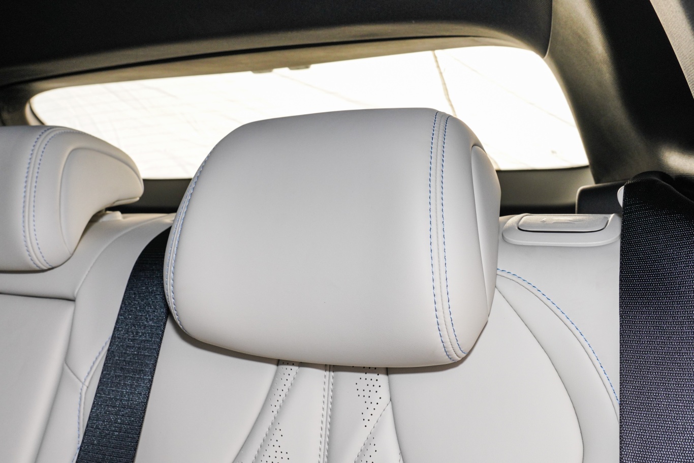 【海豹06GT智驾版 505km 后驱海浪Plus版后排空间图片-汽车图片大全】-易车