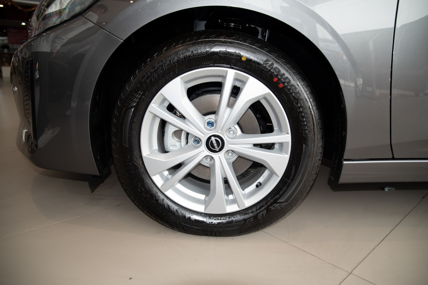 【轩逸1.6L 真心版前轮毂造型图片-汽车图片大全】-易车