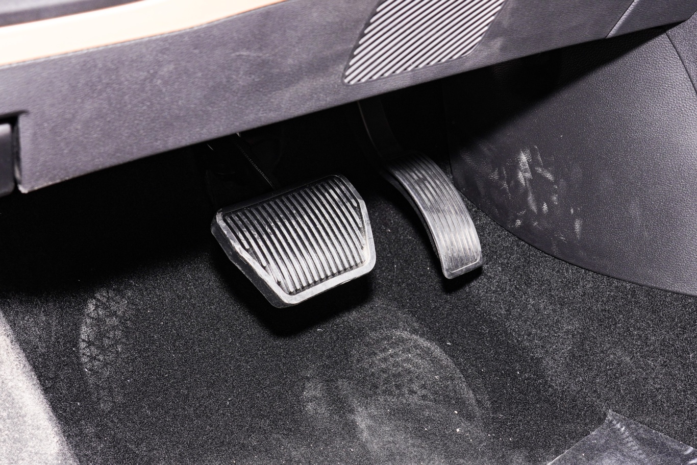 【艾瑞泽8 PRO1.6T 舒适型脚踏板图片-汽车图片大全】-易车