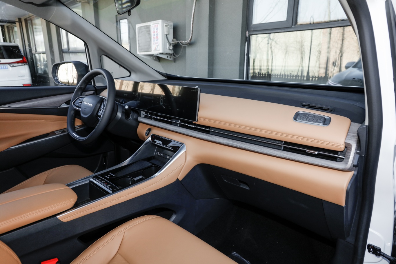 【大通G50MAX 1.5T 豪华版内饰全景副驾方向图片-汽车图片大全】-易车