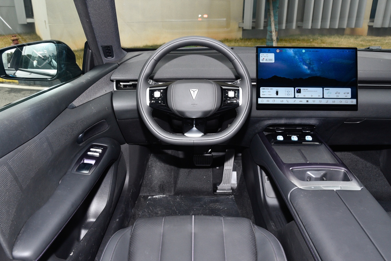 【深蓝L07增程版 300km 300Ultra华为乾崑智驾ADS SE版驾驶位区域图片-汽车图片大全】-易车