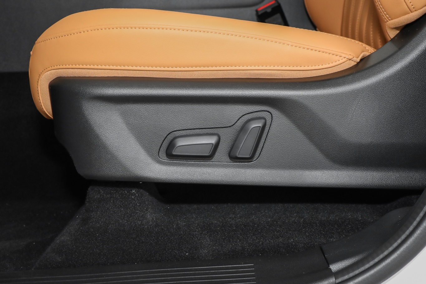 【哈弗H52.0T 领航版 汽油主驾座椅调节图片-汽车图片大全】-易车