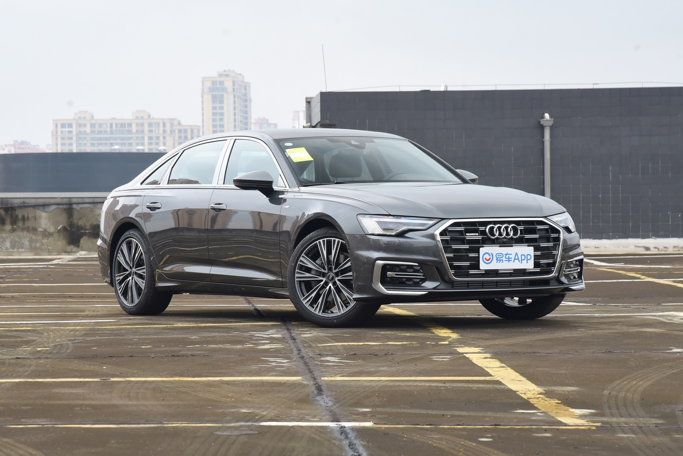 【奥迪A6L改款 45 TFSI quattro 臻选动感型侧前45度车头向右水平图片-汽车图片大全】-易车