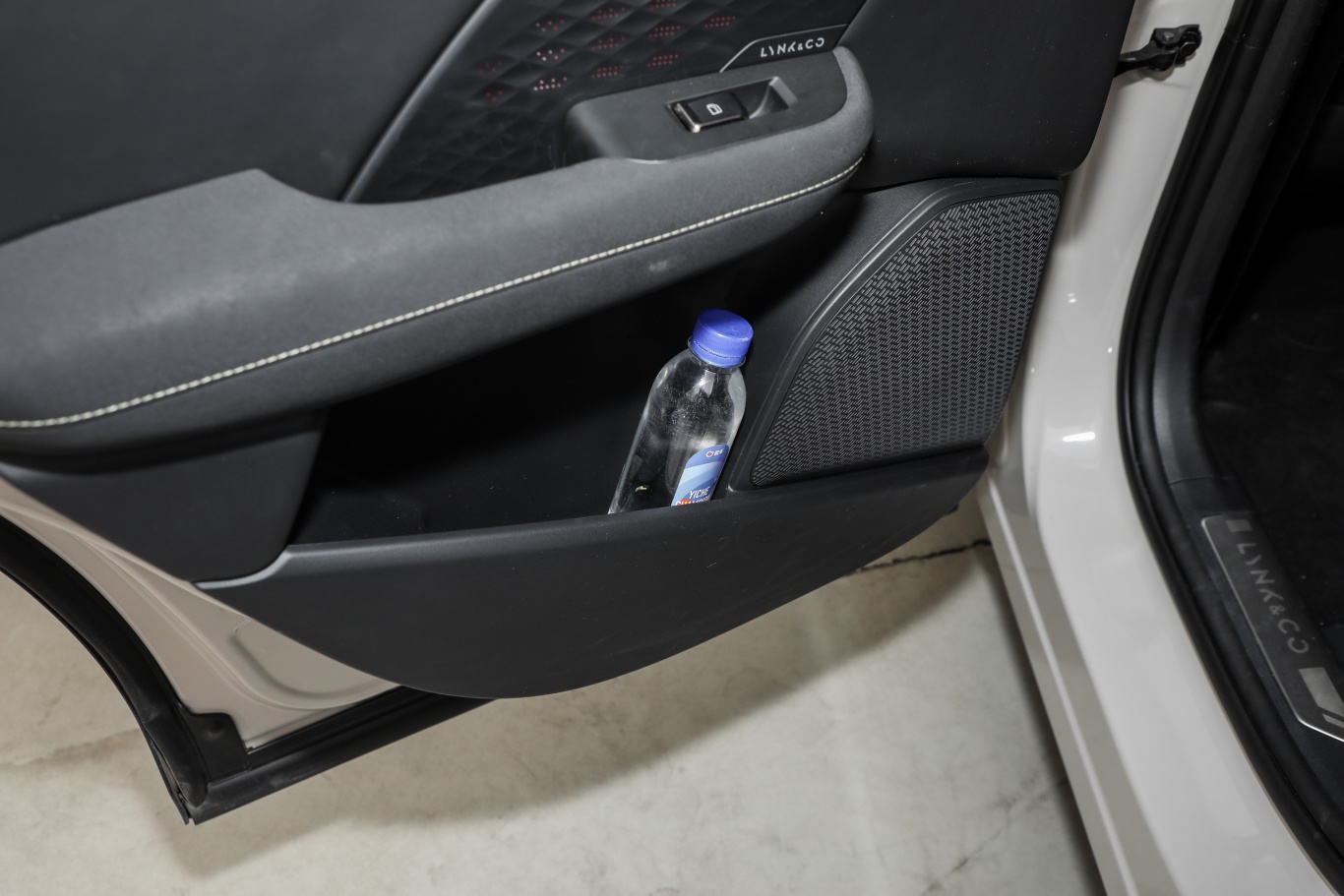 【领克06Renew 1.5T Halo后排功能图片-汽车图片大全】-易车