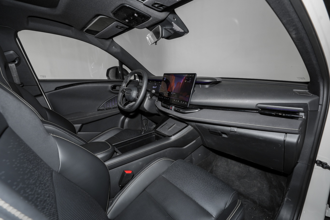 【领克06Renew 1.5T Halo内饰全景副驾方向图片-汽车图片大全】-易车