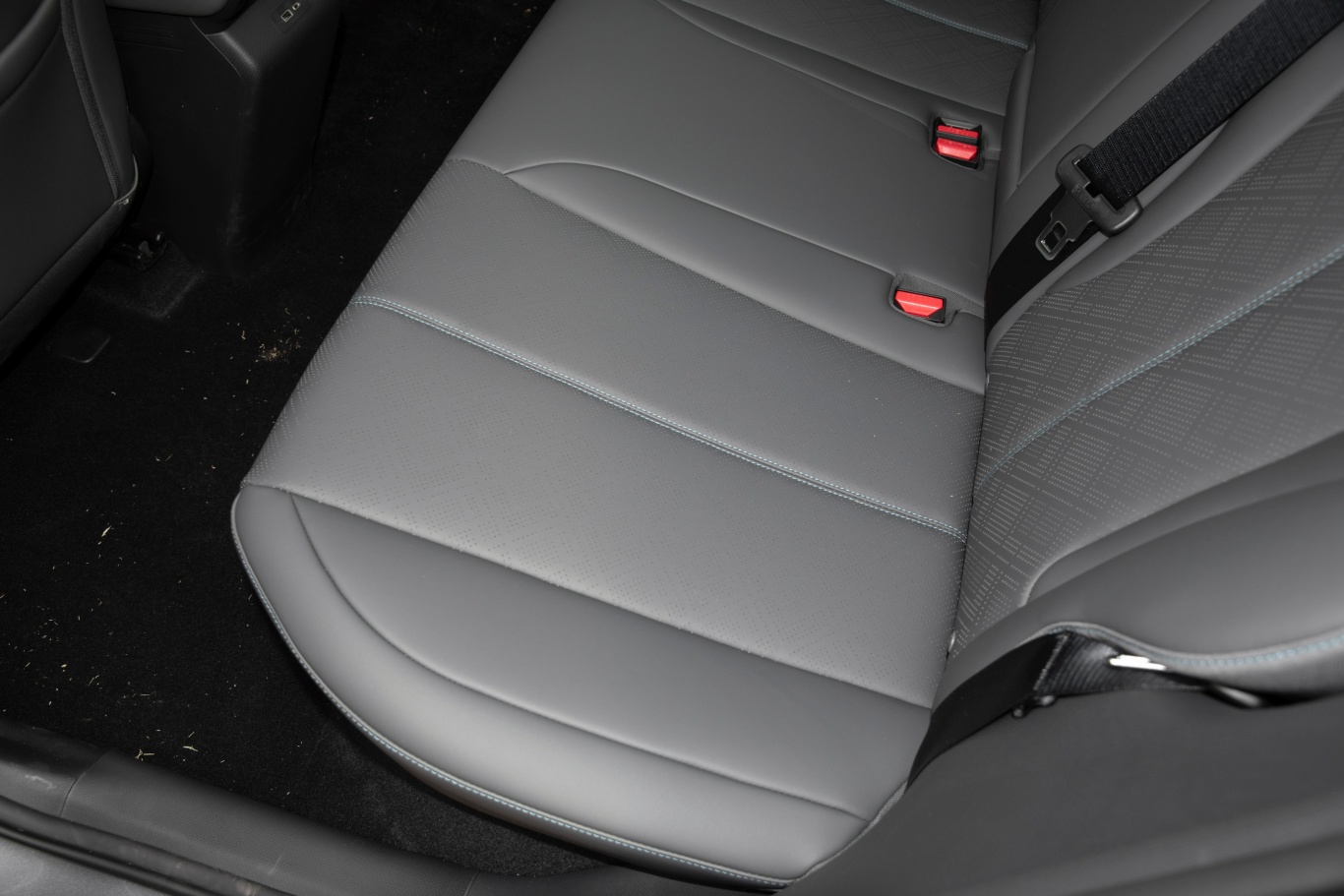 【元PLUS智驾版 510km 卓越型后排空间图片-汽车图片大全】-易车