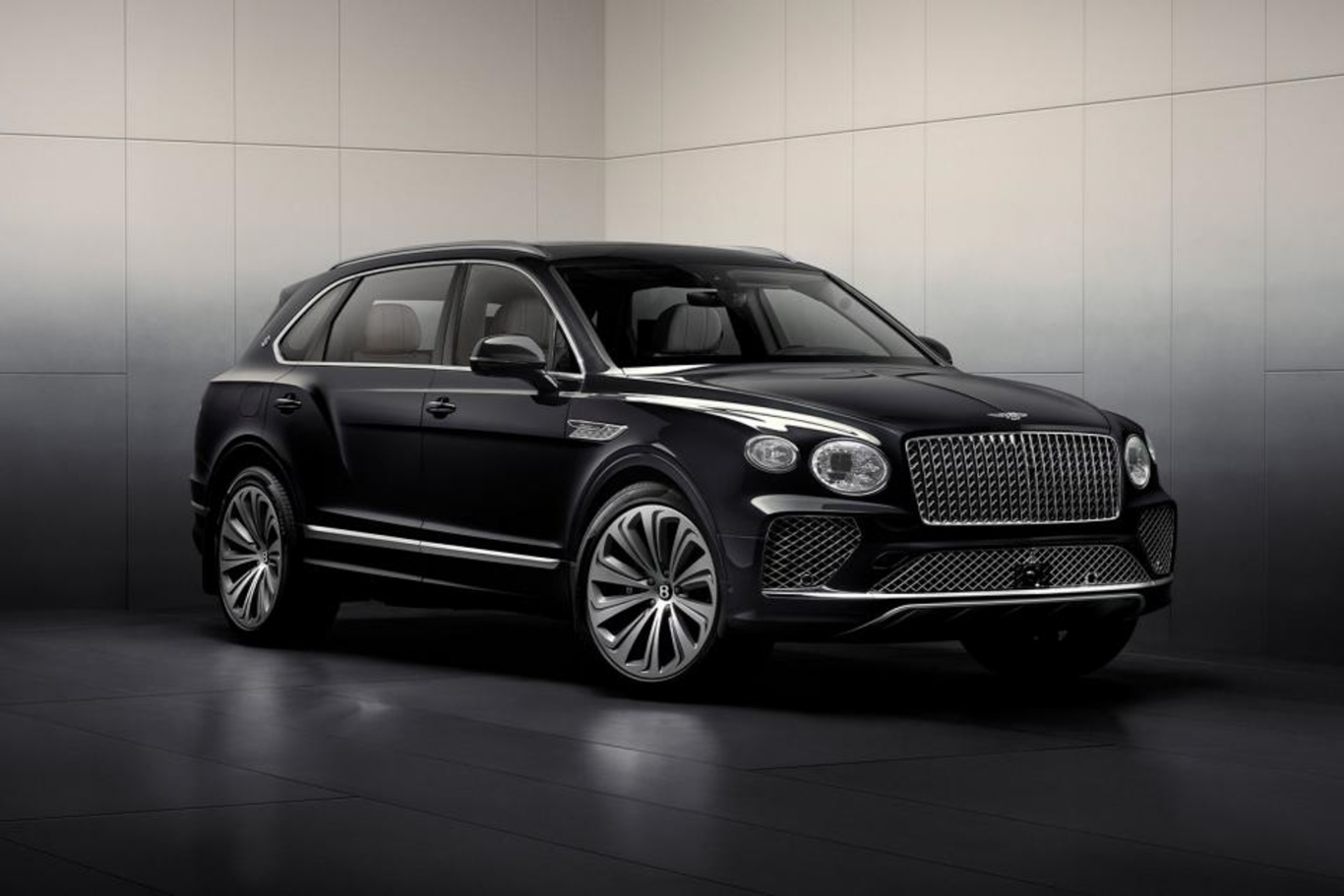 【添越4.0T V8 长轴距艺境版图片-汽车图片大全】-易车