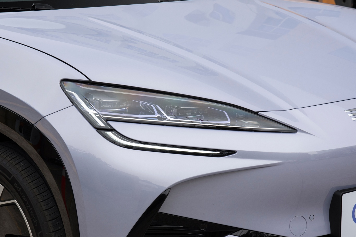 【海狮07EV智驾版 610km 后驱智驾版大灯侧45度俯拍图片-汽车图片大全】-易车