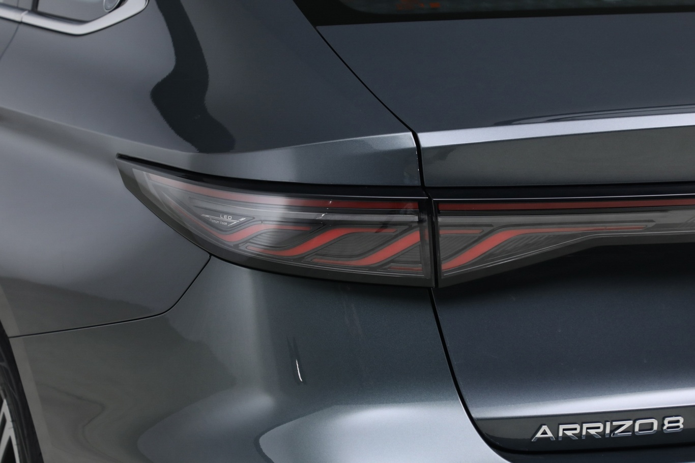 【艾瑞泽8 PRO1.6T 豪华型尾灯侧45度俯拍图片-汽车图片大全】-易车