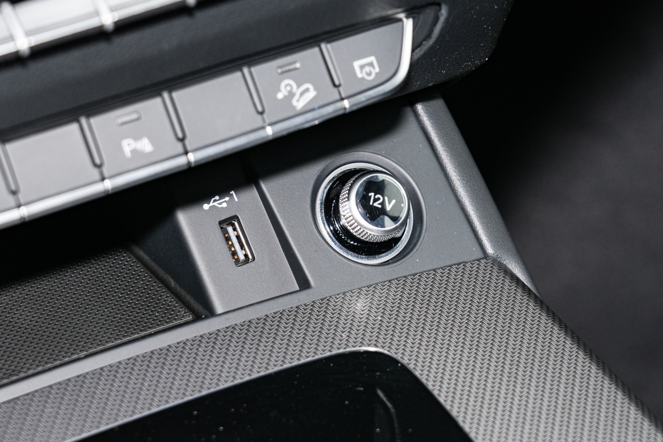 【奥迪Q5Lquattro 45周年典藏版 40 TFSI 豪华动感型中控图片-汽车图片大全】-易车