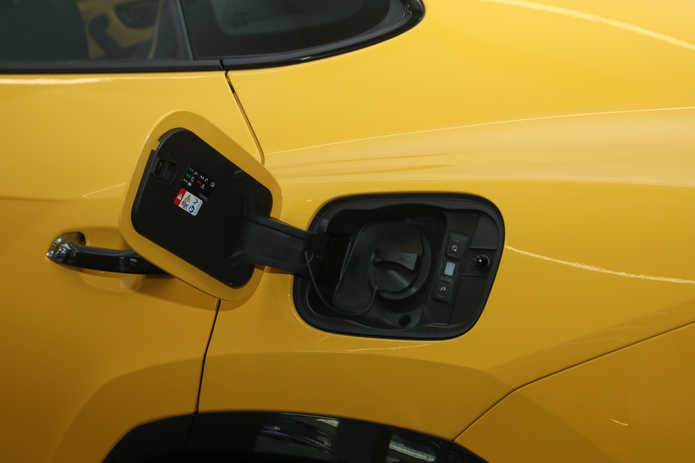 【Urus SE4.0T 60km 标准版动力底盘图片-汽车图片大全】-易车